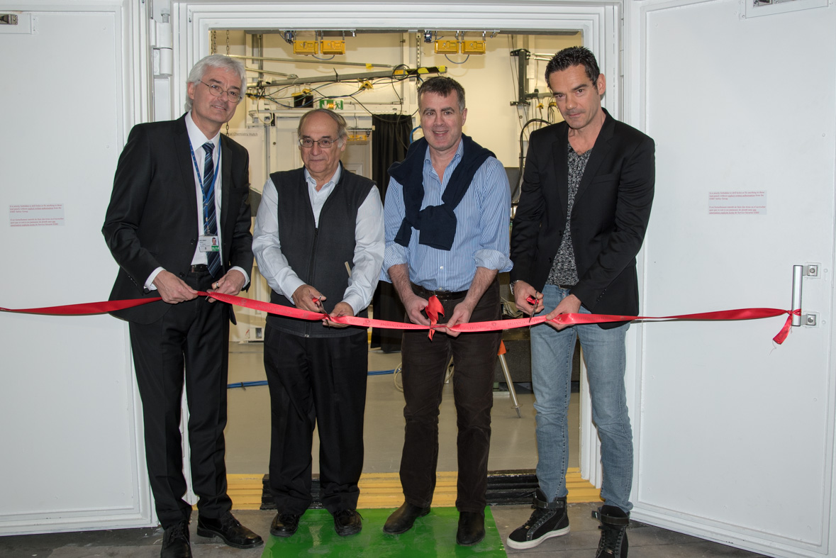 First users on brand new beamline ID15